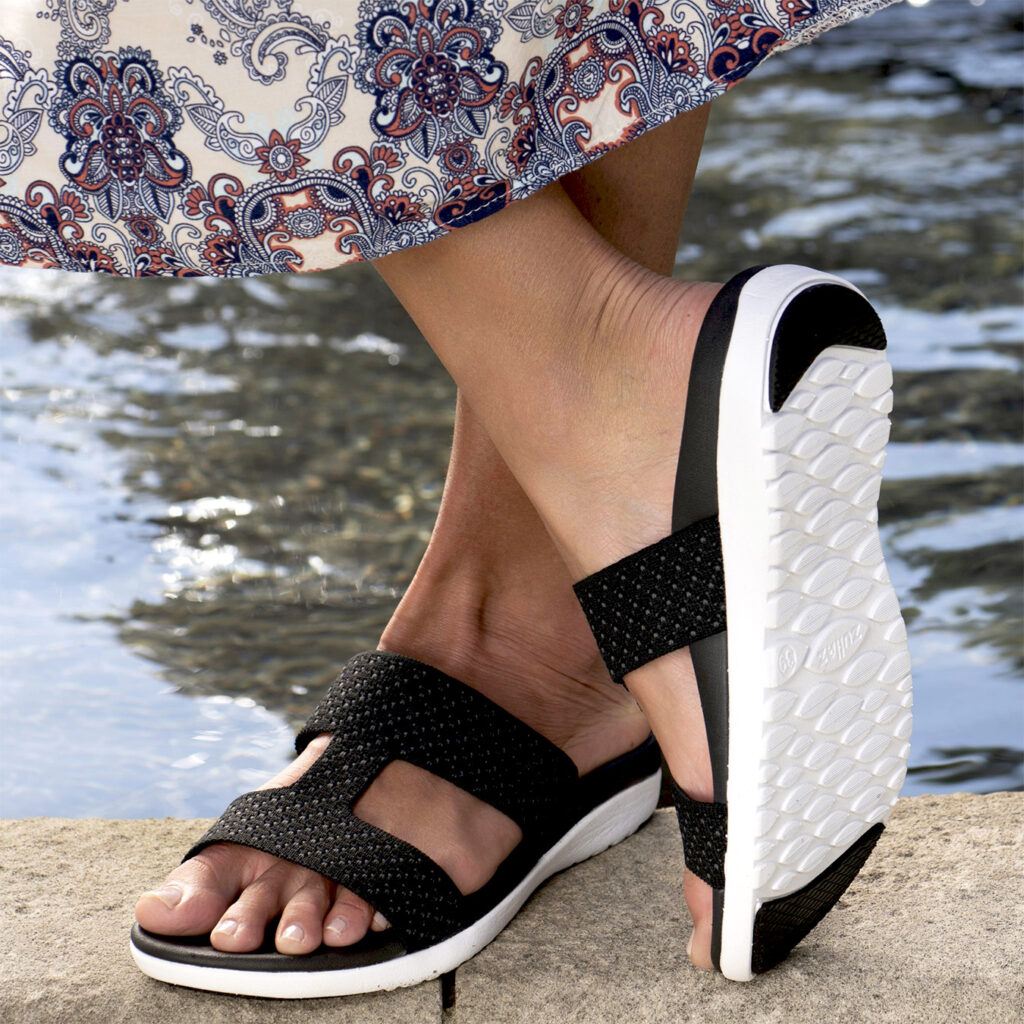 Zullaz ‘Lily’ – Black | Footlogics Orthotics